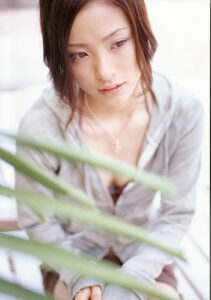 【画像57枚】上戸彩の胸が美しすぎる！最高レベルです | 芸能人の画像まとめサイト『aigazo(アイガゾ)』