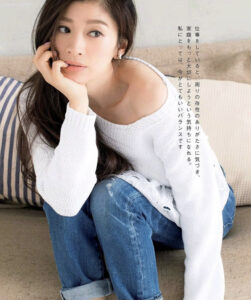 【画像70枚】篠原涼子の胸が美しすぎる！最高レベルです | 芸能人の画像まとめサイト『aigazo(アイガゾ)』