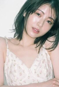 【画像59枚】浜辺美波の胸が美しすぎる！最高レベルです | 芸能人の画像まとめサイト『aigazo(アイガゾ)』