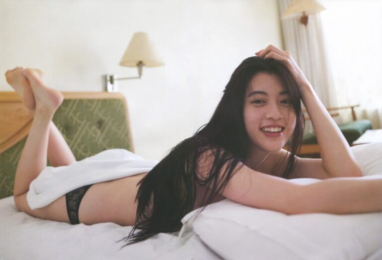 【画像68枚】三吉彩花の胸が美しすぎる！最高レベルです | 芸能人の画像まとめサイト『aigazo(アイガゾ)』