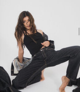 【画像60枚】ローラの胸が美しすぎる！最高レベルです | 芸能人の画像まとめサイト『aigazo(アイガゾ)』