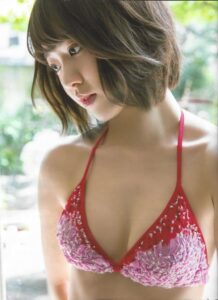 【画像71枚】宮脇咲良の胸が美しすぎる！最高レベルです | 芸能人の画像まとめサイト『aigazo(アイガゾ)』