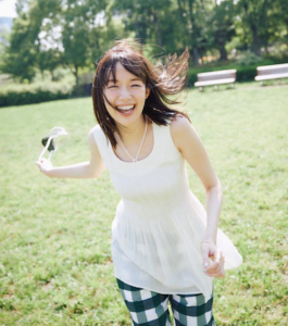 【画像77枚】佐藤栞里の胸が美しすぎる！最高レベルです | 芸能人の画像まとめサイト『aigazo(アイガゾ)』