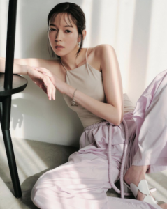 【画像77枚】佐藤栞里の胸が美しすぎる！最高レベルです | 芸能人の画像まとめサイト『aigazo(アイガゾ)』