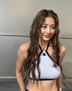 【画像98枚】ジヒョの胸が美しすぎる！最高レベルです | 芸能人の画像まとめサイト『aigazo(アイガゾ)』