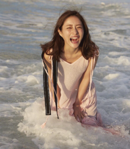 【画像52枚】石原さとみの胸が美しすぎる！最高レベルです | 芸能人の画像まとめサイト『aigazo(アイガゾ)』